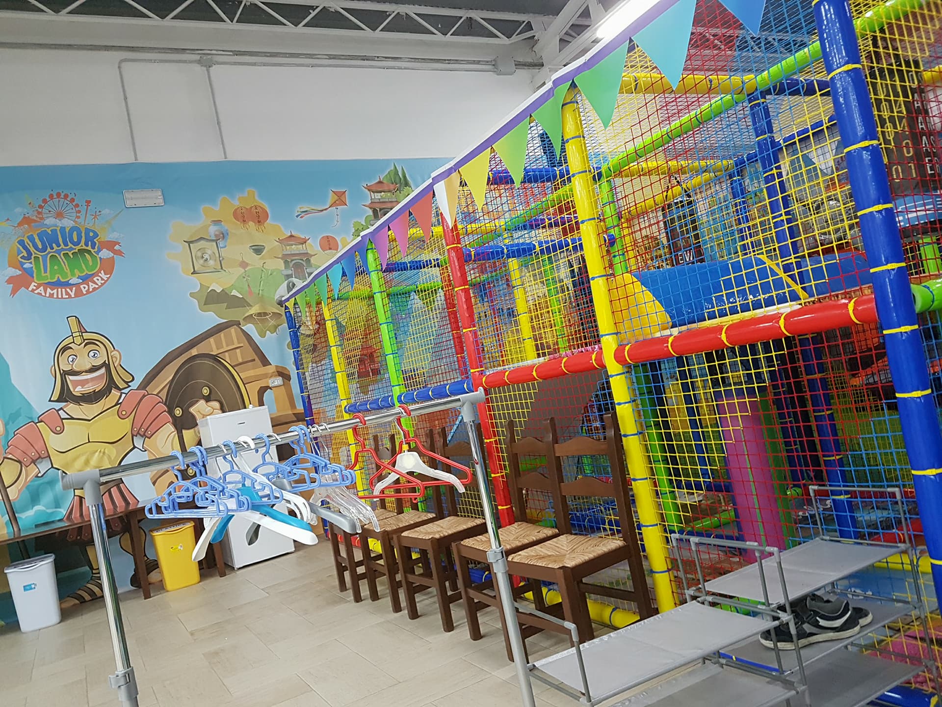 junior land area feste – ConfineLive