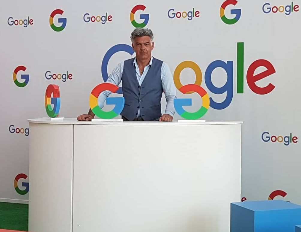 social google comunicazione – ConfineLive